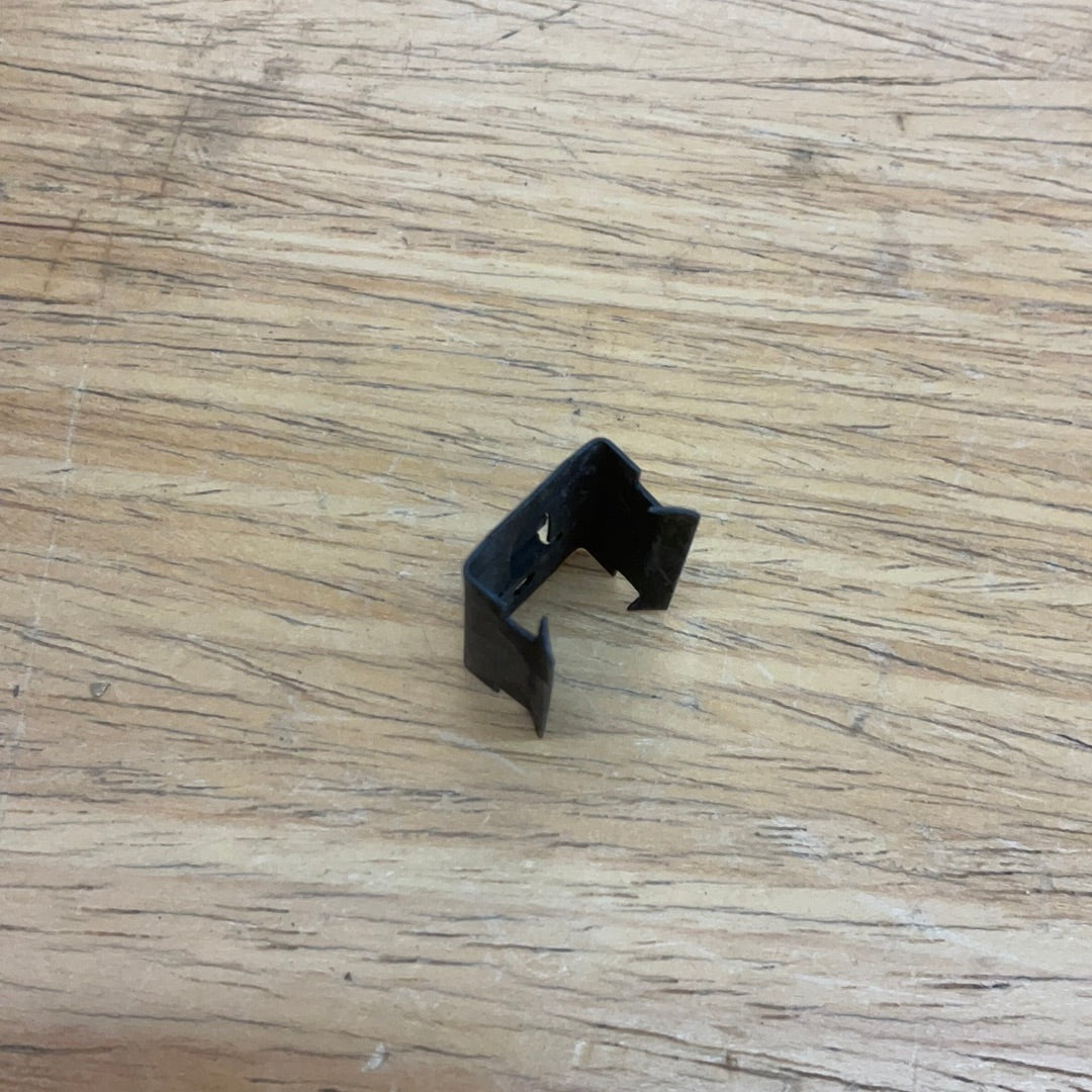 Window guide clips, 220, 170, 300 – Paul's Autohaus