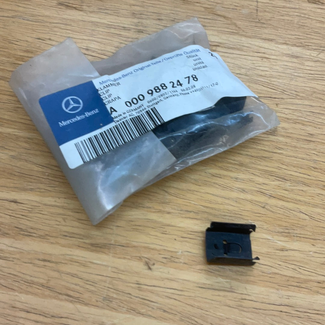 Window guide clips, 220, 170, 300 – Paul's Autohaus